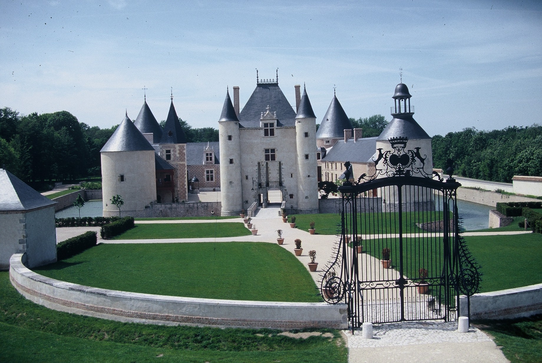 chateau_de_chamerolles | French castles, Chateau france, French chateau
